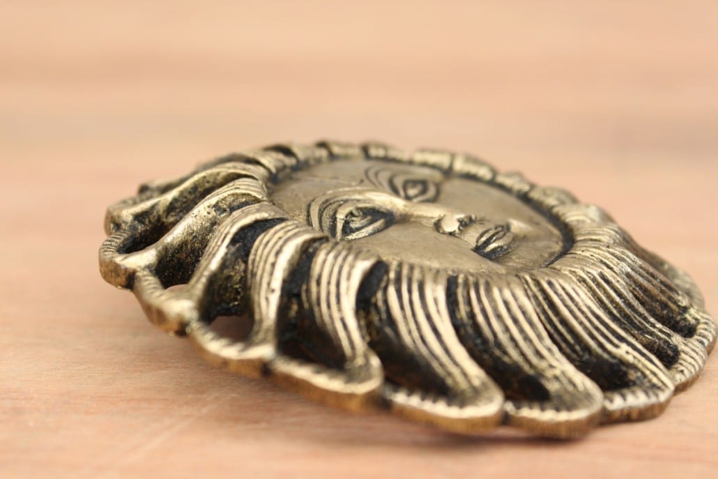 Sol de bronce chico – Tienda Himalaya