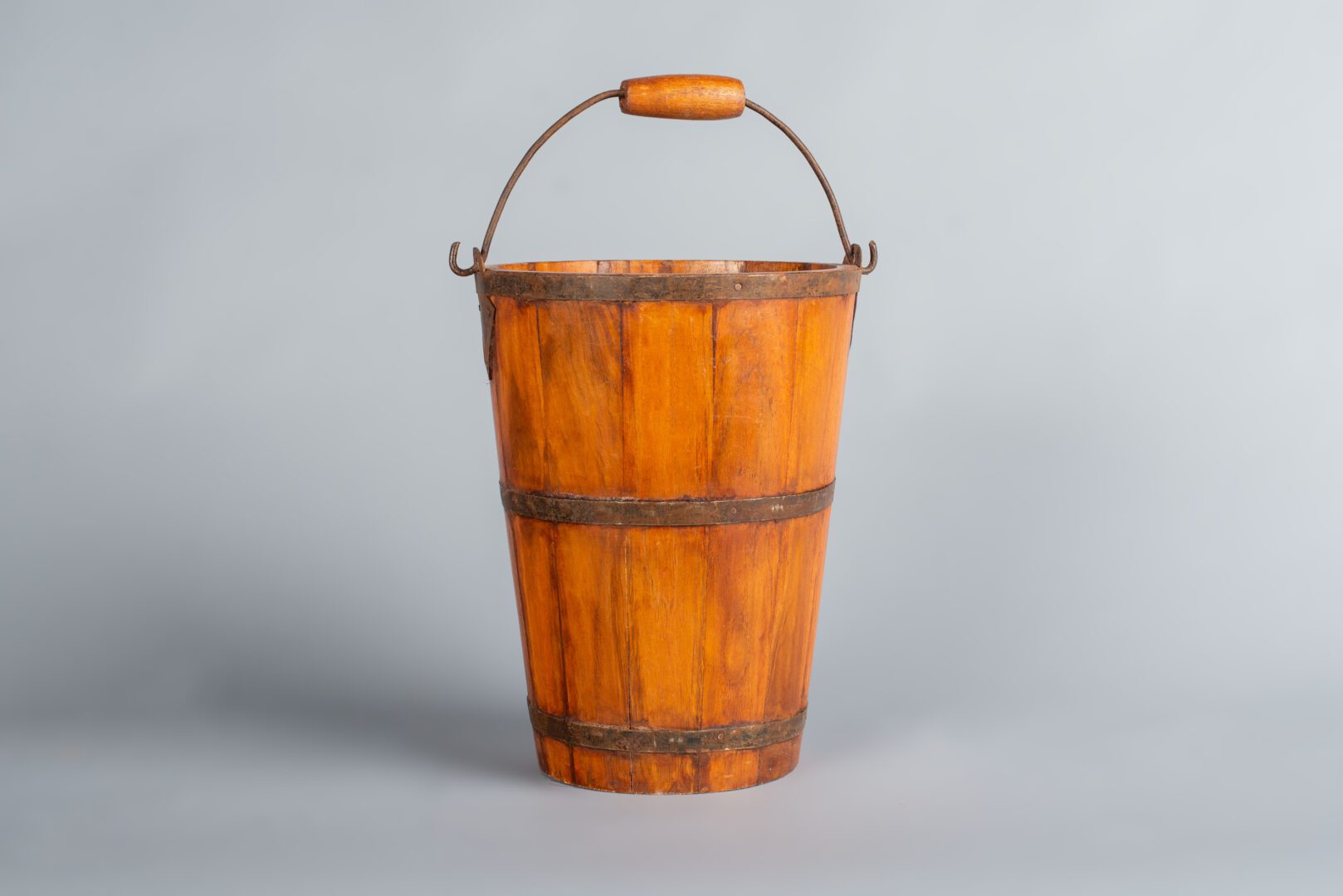 Baldes Madera Natural y Metal – Tienda Himalaya